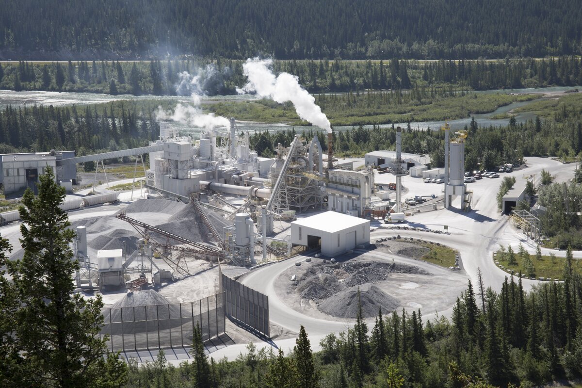 Cement industry emits large amounts of CO2
